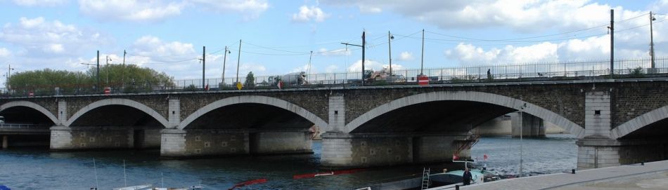 Le Pont National